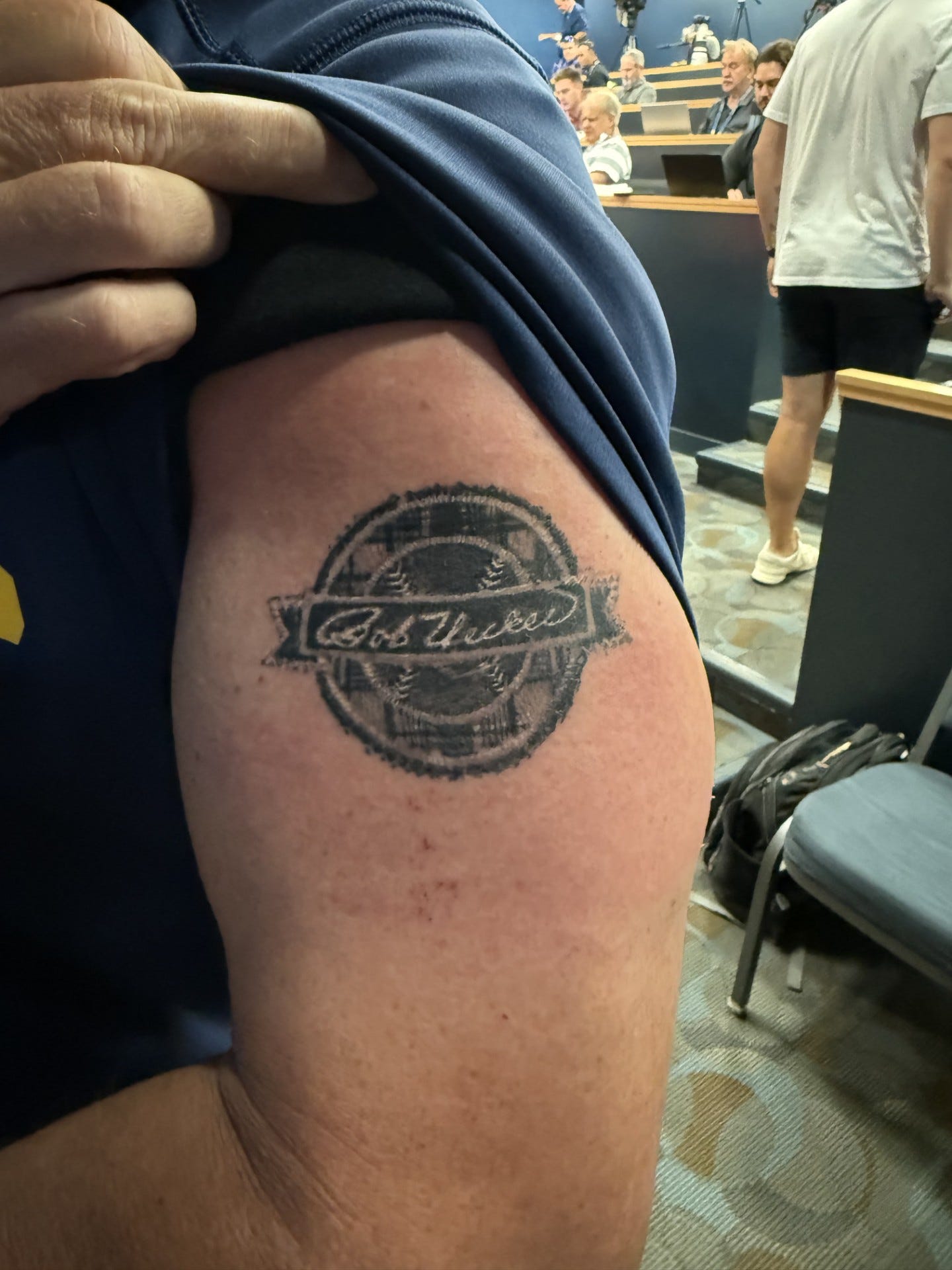 Brewers manager Pat Murphy gets a Bob Uecker 'patch' tattoo in advance of NLDS