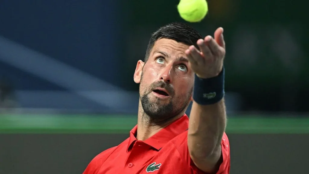 Djokovic regresa con triunfo en Shanghái en duelo de veteranos ante Cilic