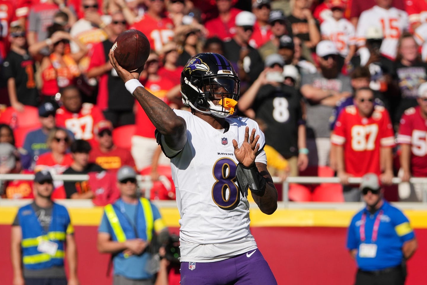 Lamar Jackson is questionable for the Ravens game vs. the Bears on ...