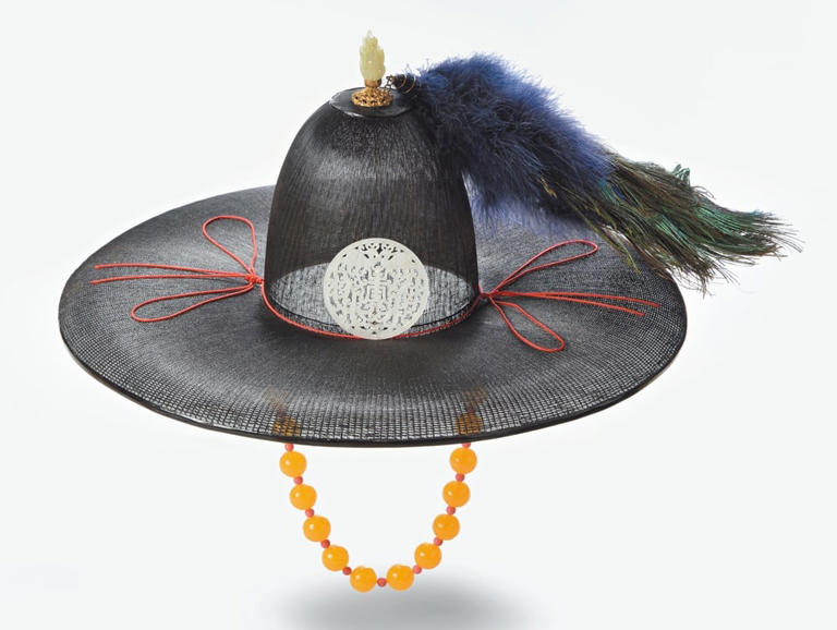 Five Generations Preserve 140-Year Gat-Making Tradition