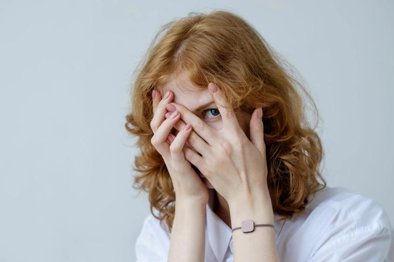Why embarrassing memories stay sharper than proud ones