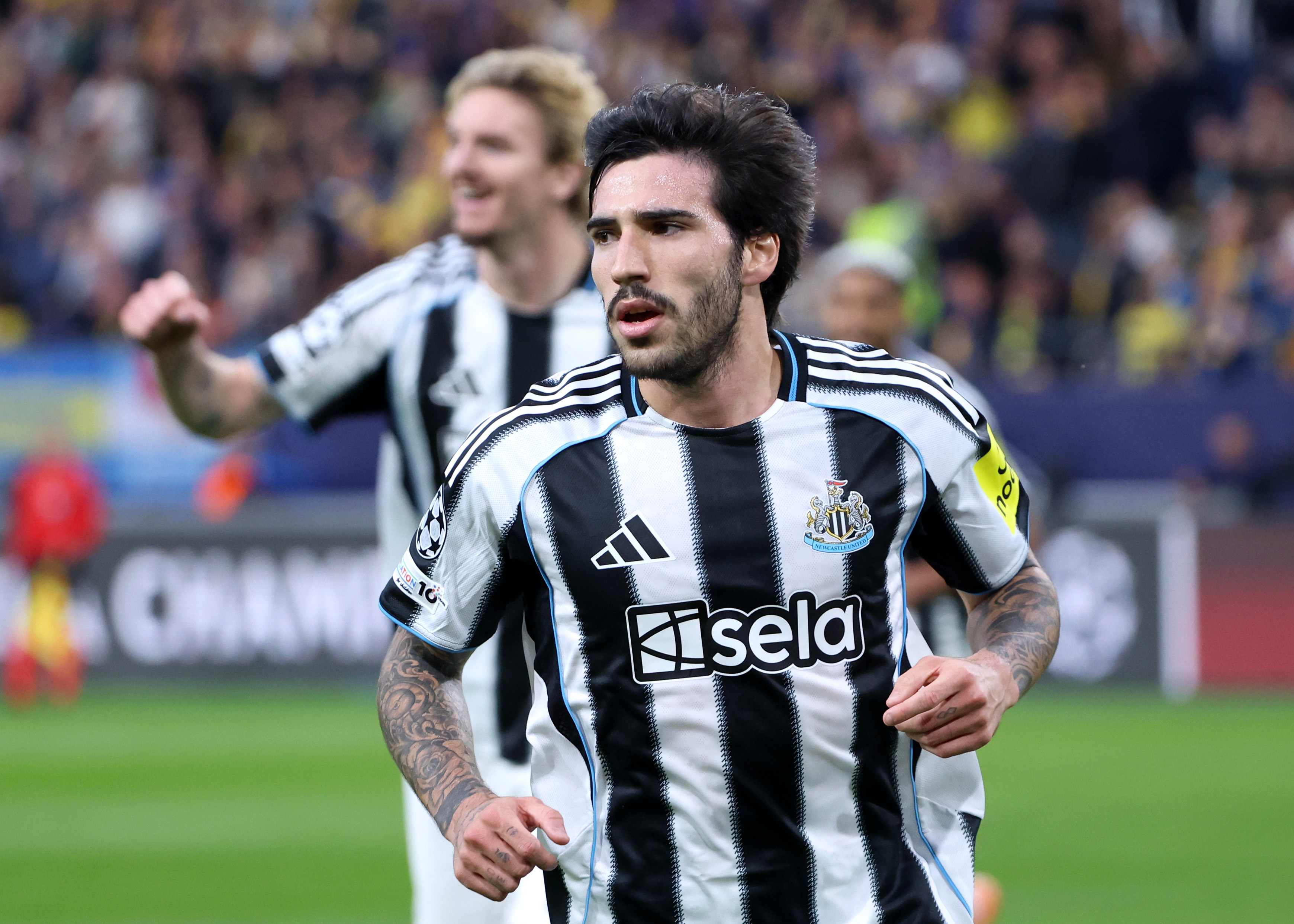 Sandro Tonali new contract, Eddie Howe unity & transfer strategy - Ross ...