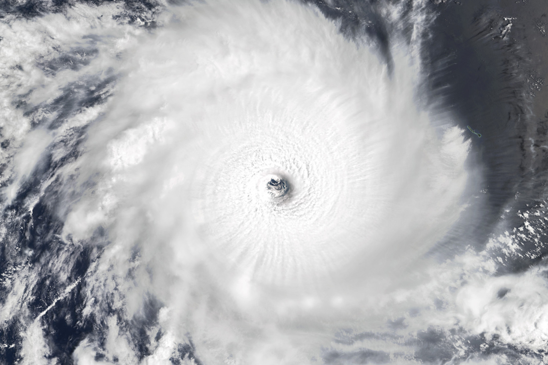 The science behind the eye of a storm