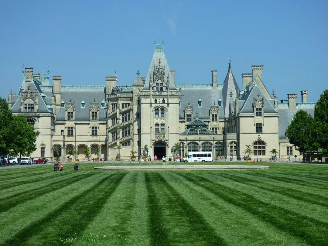 16 Mansions That Once Belonged to the Rich and Famous