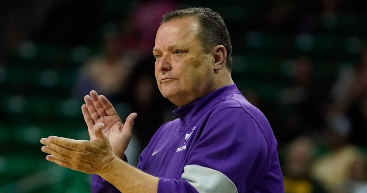 Tarleton State coach Billy Gillispie placed on administrative leave ...