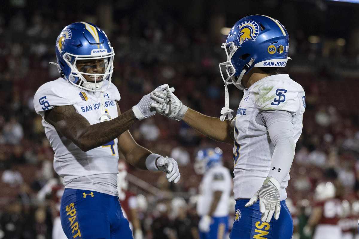 All-American wide receiver enters NCAA transfer portal after 1,000-yard ...