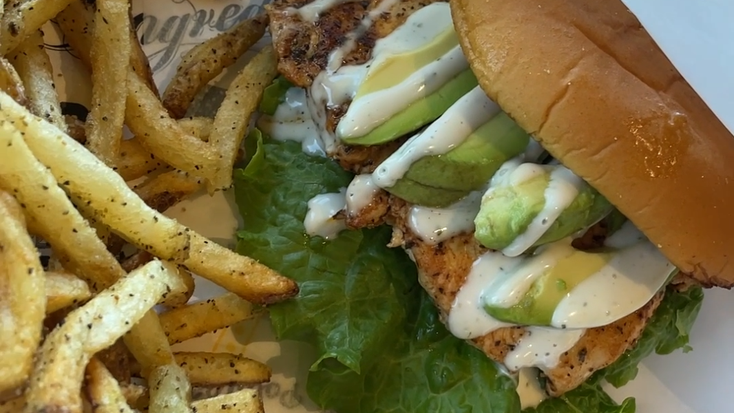 'Super Chix Chicken & Custard' opens first Middle Georgia location, offering made-to-order ...