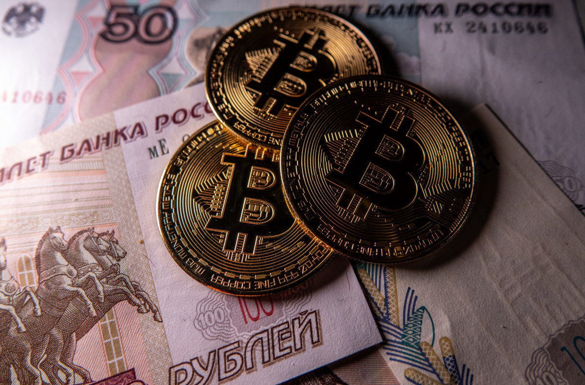 Bitcoin beats world's top 5 banks by $350 billion