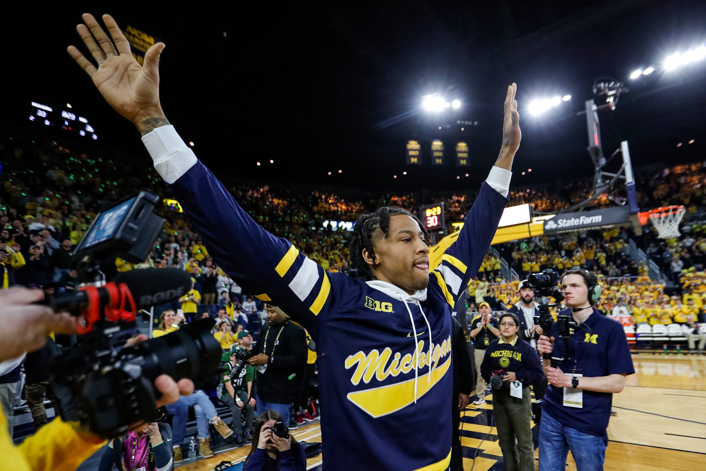 Michigan basketball to raise Trey Burke's No. 3 jersey in rafters