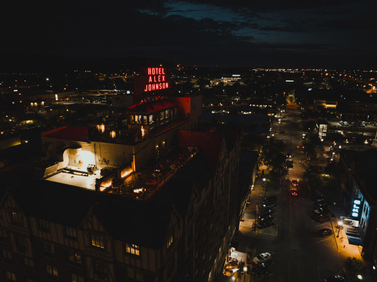 9 haunted hotels where things definitely go bump in the night