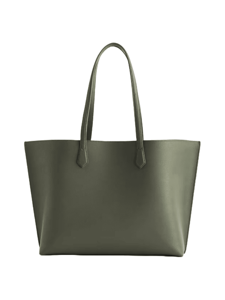 Phoebe Gates' Fall Shopping List Includes It-Bags and Lululemon Leggings