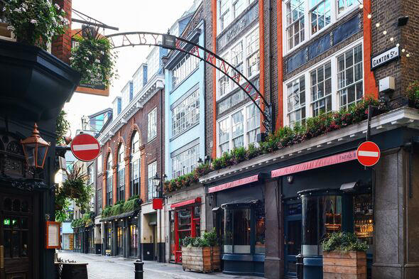 High street retailer with 280 UK stores to close 115 branches - check ...