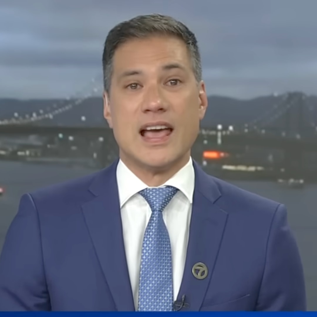 Watch beloved news anchor break down in tears on-air with emotional ...