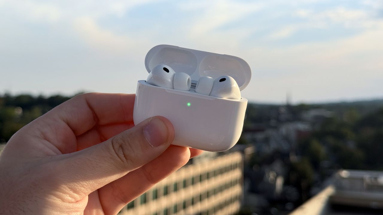 ‘Thought I was the only one’: AirPods Pro 3 owners left disappointed as ...