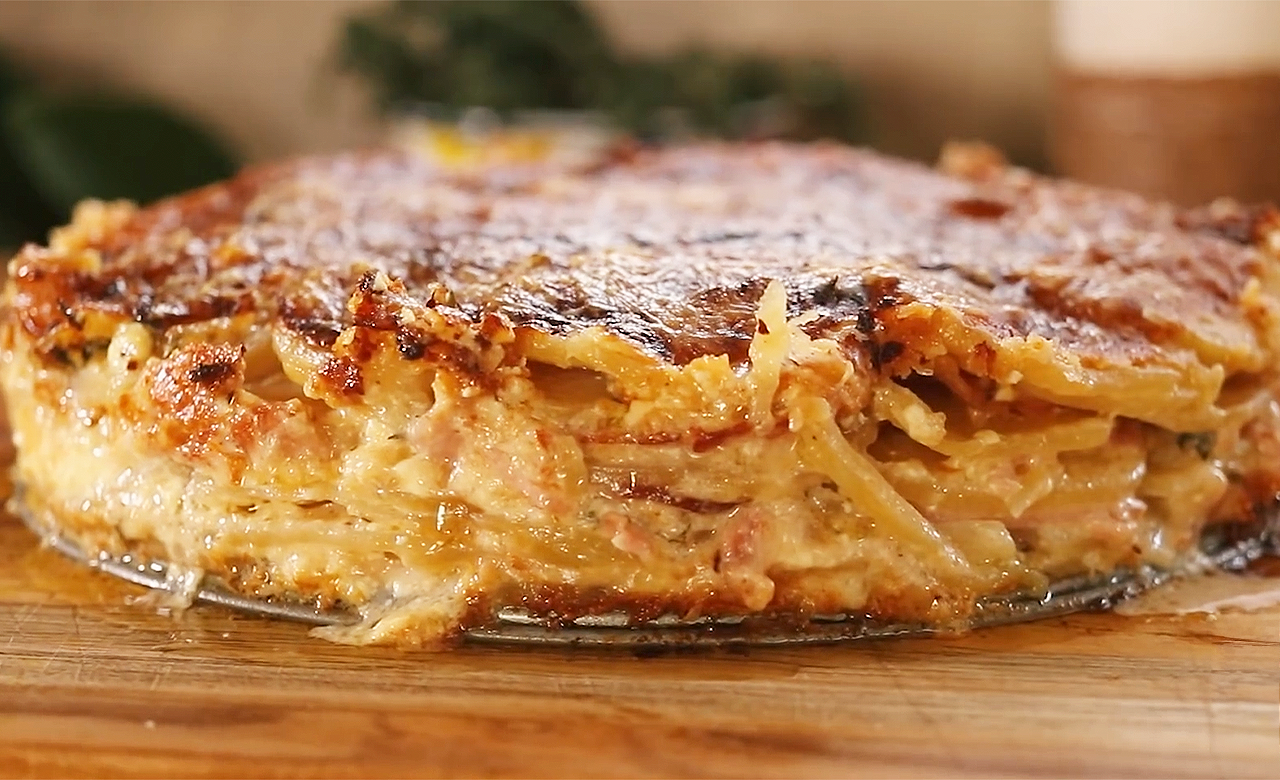 Fall in love again with these layers of potato gratin with smoked ham ...
