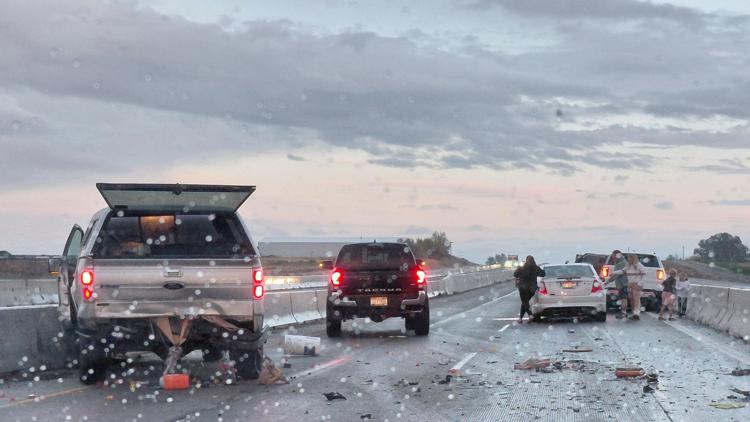 I-84 eastbound lanes reopen after multi-vehicle crash in Jerome