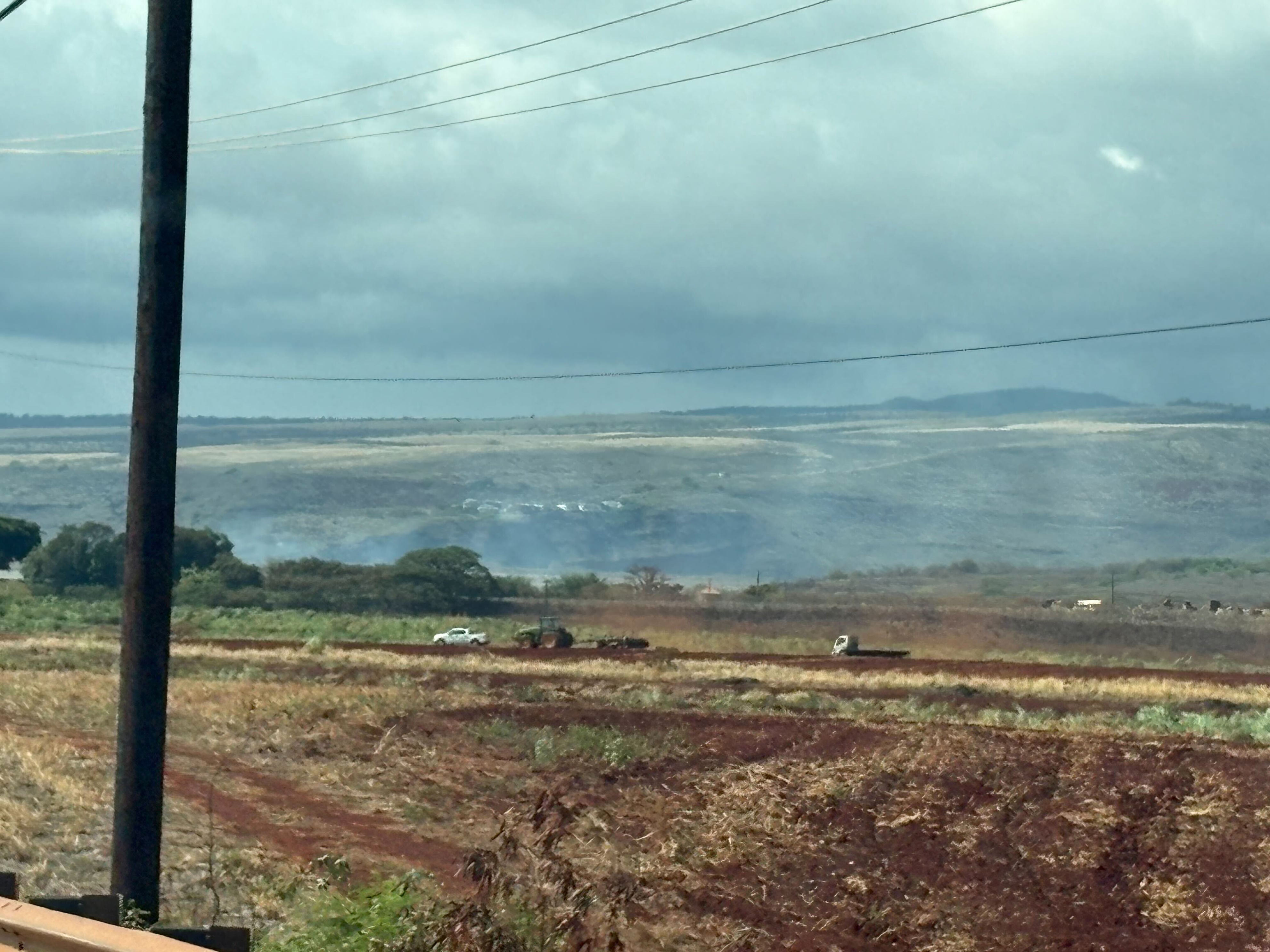 Firefighters extinguish brush fires on Kauai