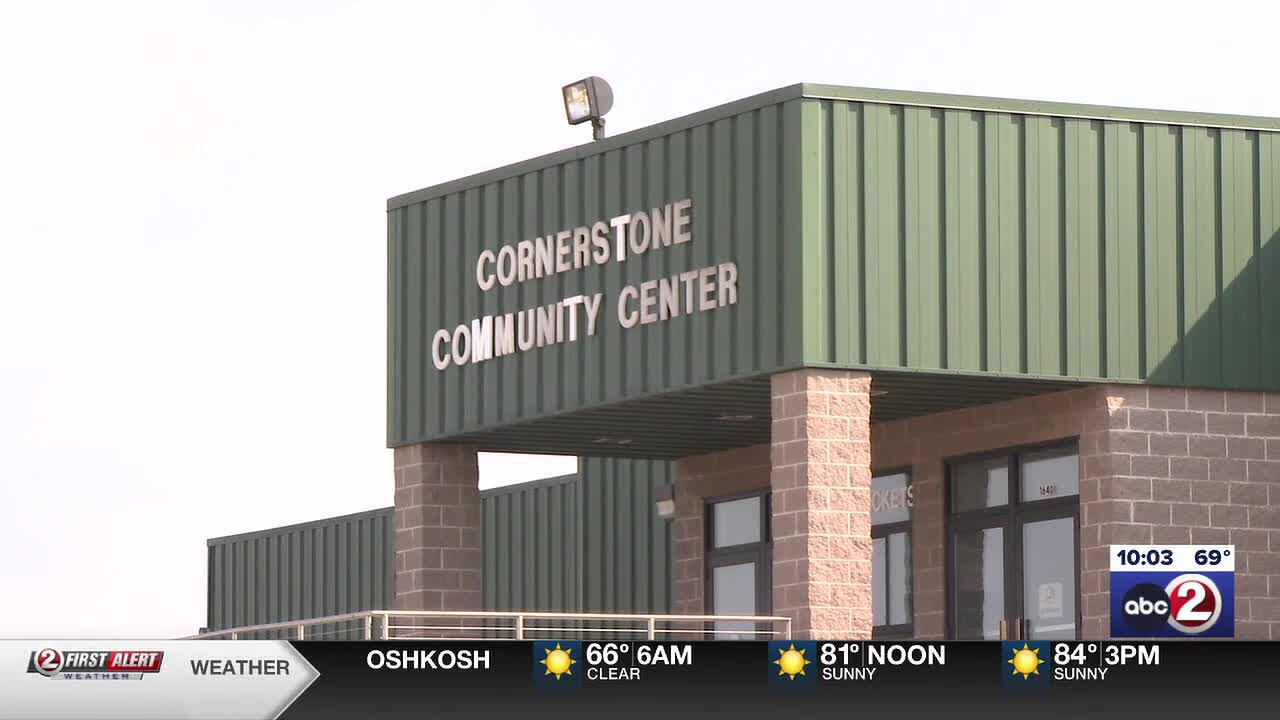 De Pere’s Cornerstone Community Center unveils new ice rink