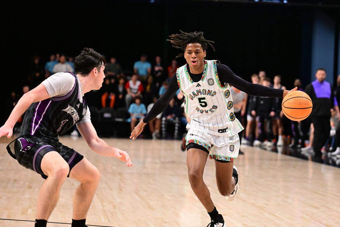 Future KU wing Javon Bardwell off to stellar start during AAU ...