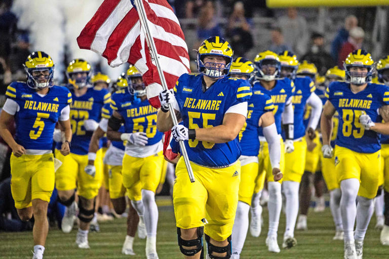 Late field-goal try misses; Blue Hens fall 27-24 to Western Kentucky in ...