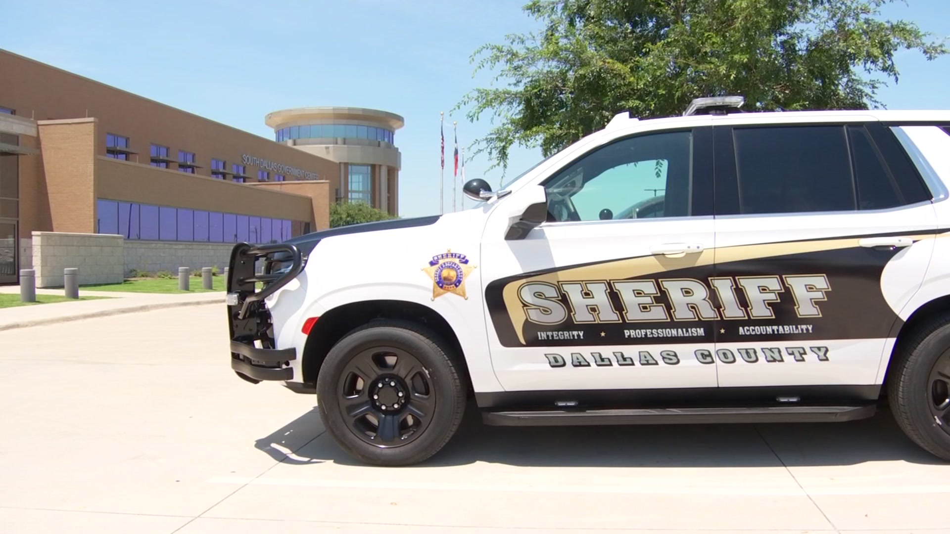 Dallas County Deputies file suit against county, alleging missing comp ...