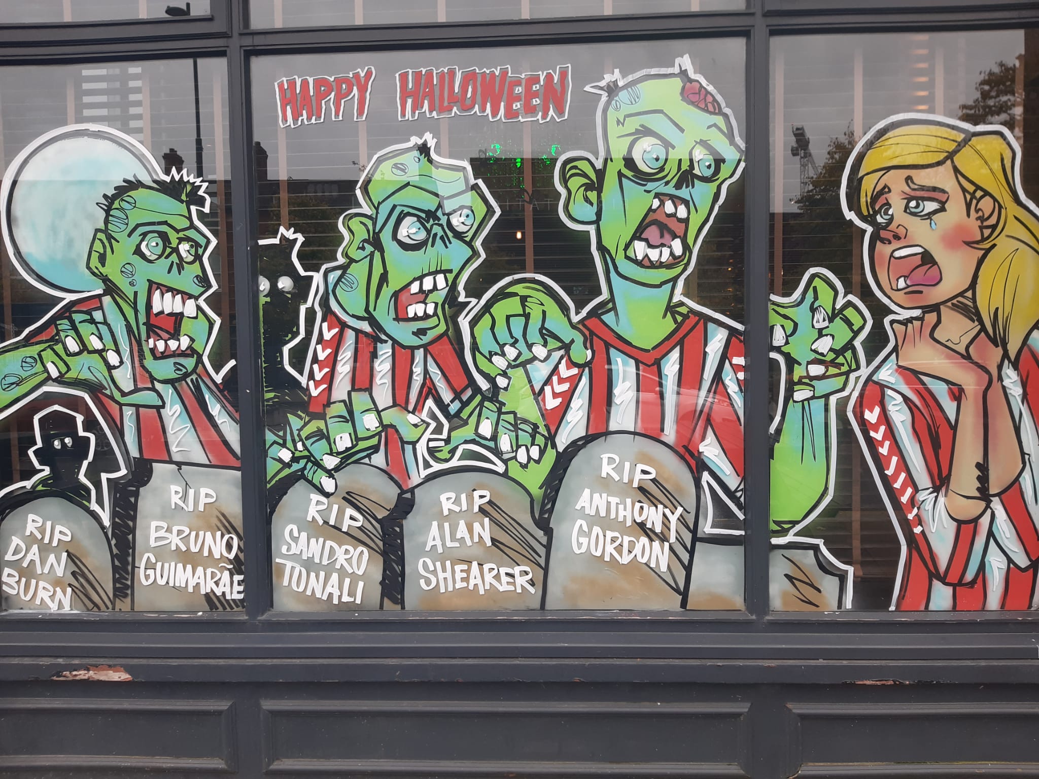Watch as Sunderland bar unveils spooktacular Halloween window display ...