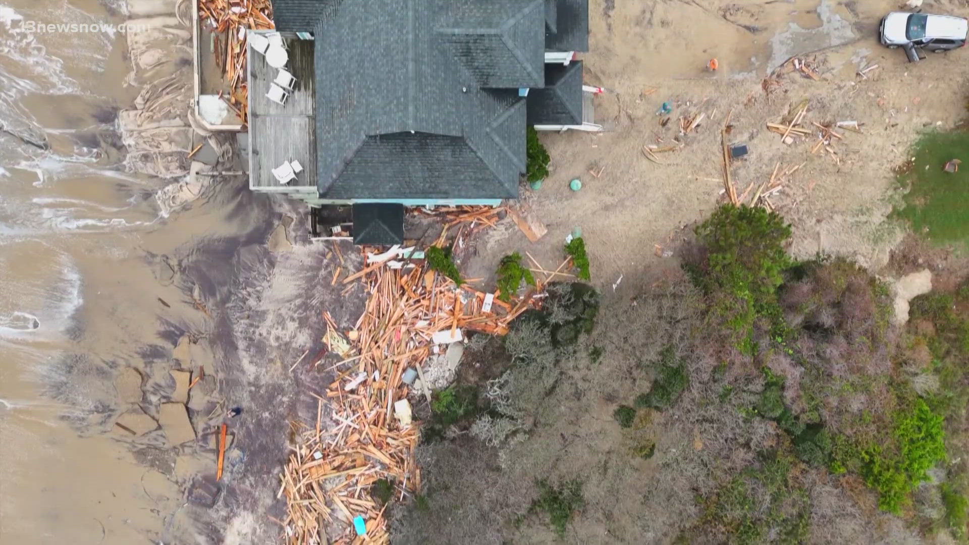 Cleanup begins on the Outer Banks after eight houses collapse into the ...