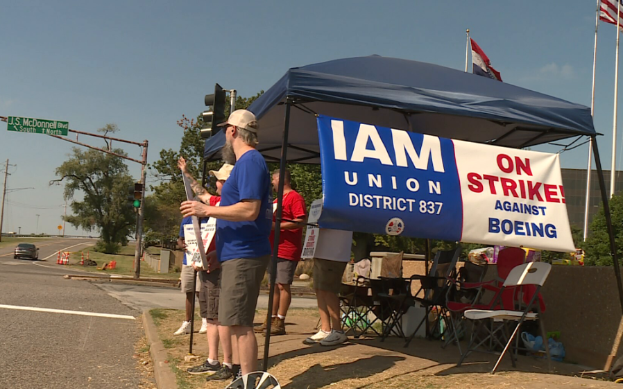 Boeing sends new contract offer as strike reaches 100 days