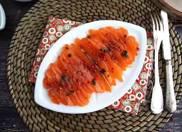 Gravlax, the swedish-style marinated salmon