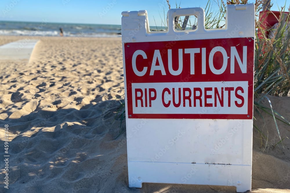 Woman dies after being caught in Daytona Beach rip current