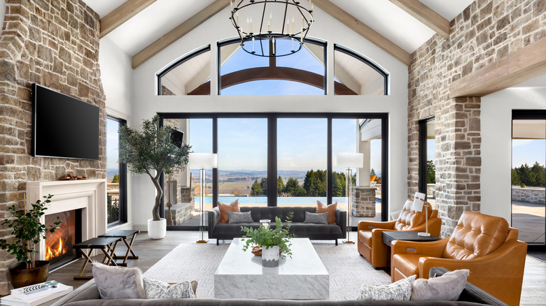 How To Stage Your Home Like A Professional, According To Real Estate ...