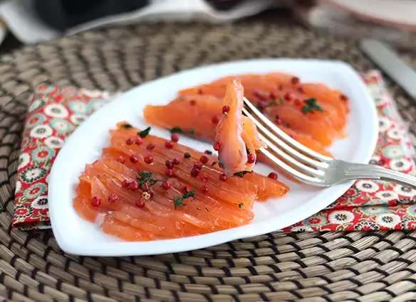 Gravlax, the swedish-style marinated salmon