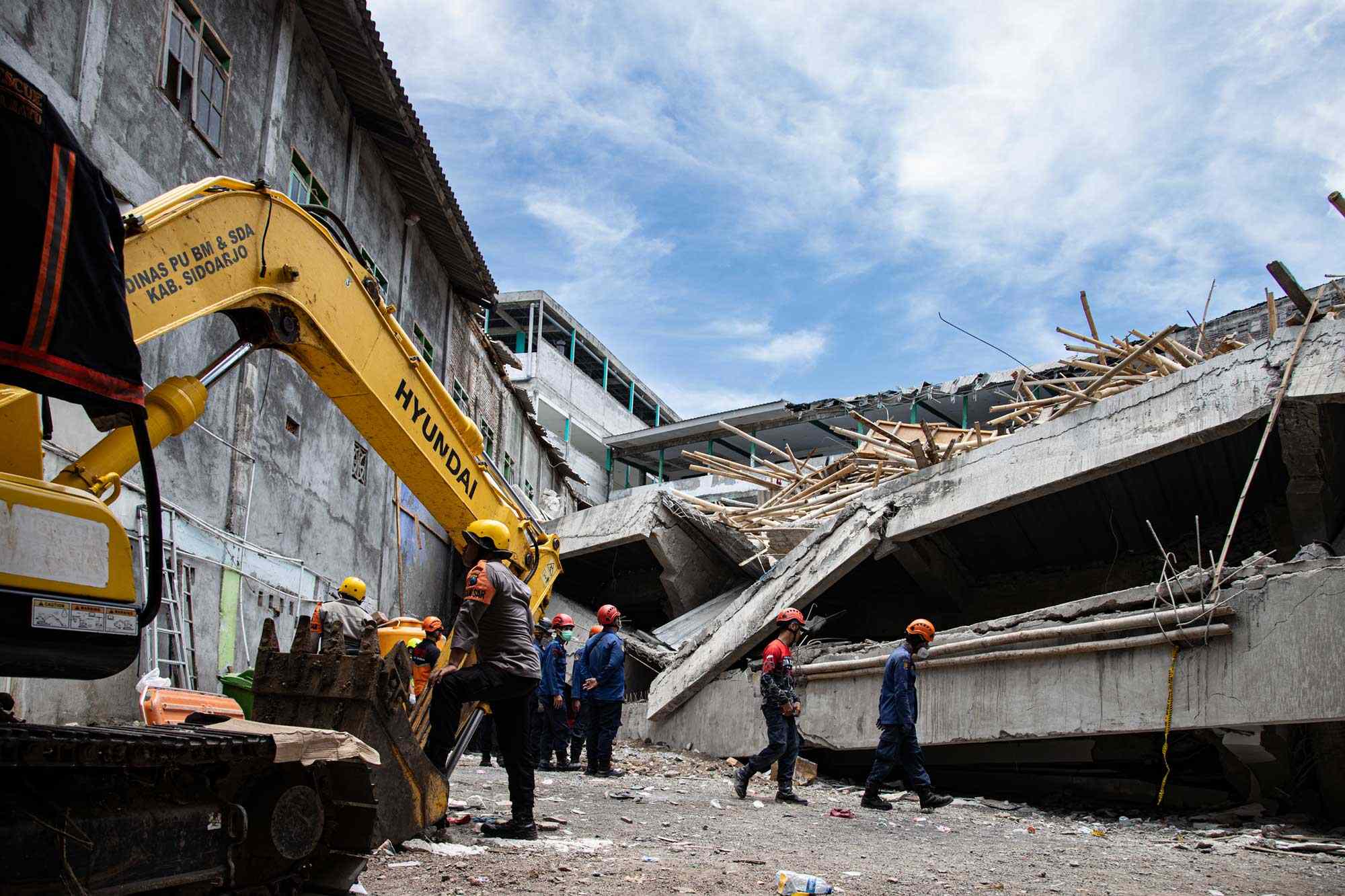 Mom Says It ‘Seems Impossible’ That Her Son Will Be Found Alive After ...