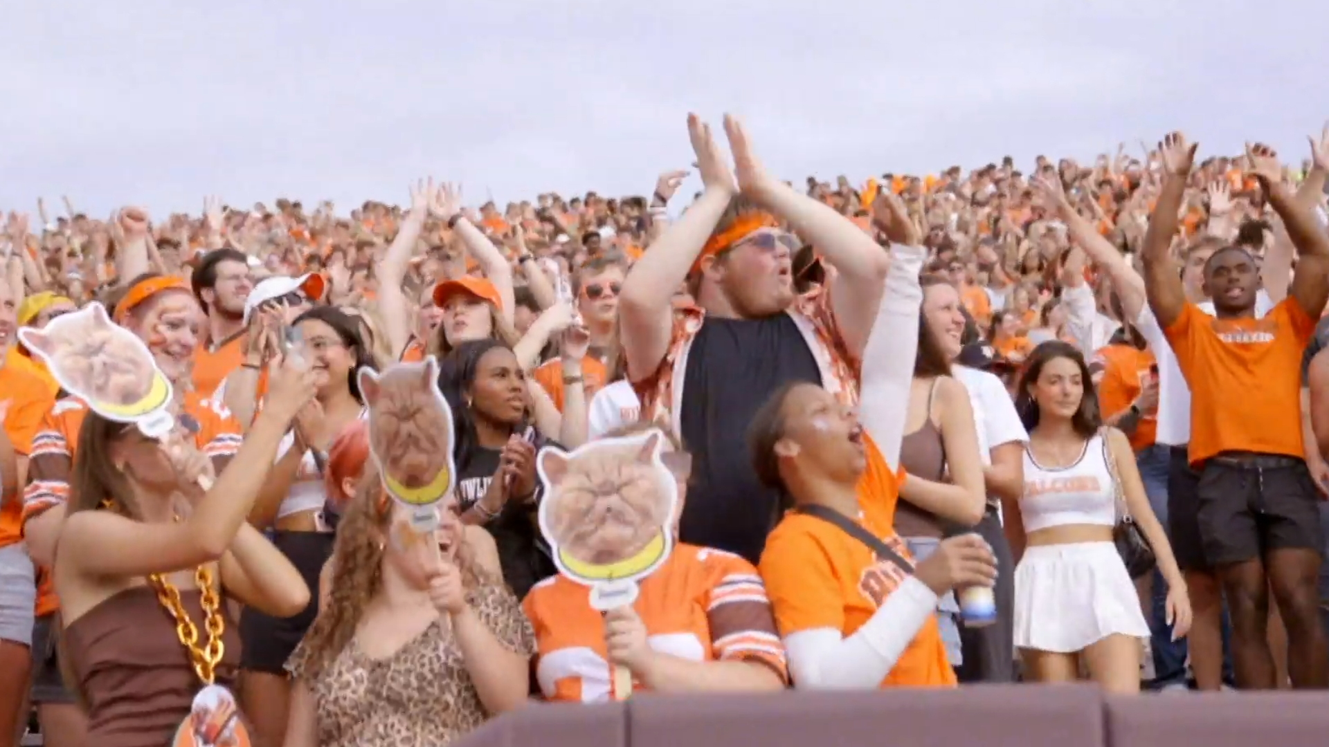 Bowling Green's unlikely new football mascot is attracting a legion of fans