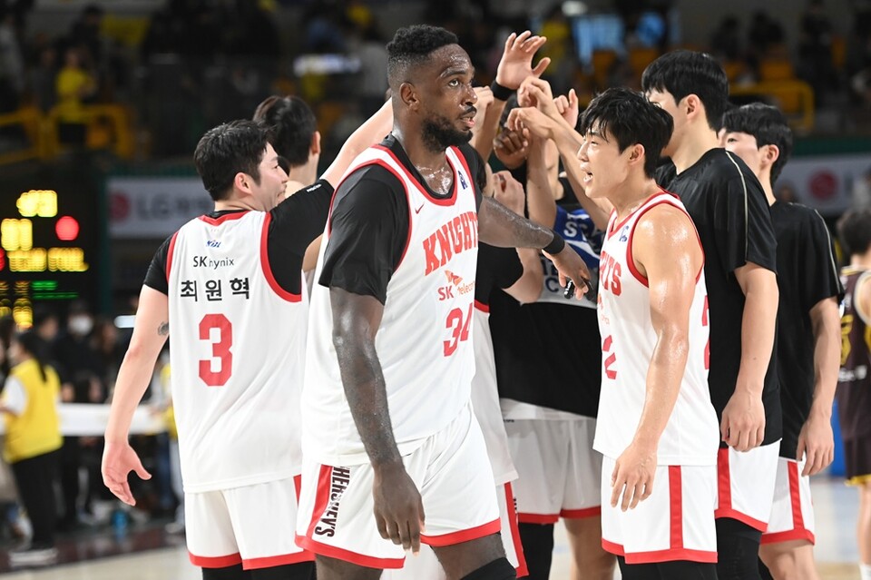 프로농구, 개막일 3경기 모두 원정팀 승리… SK·KCC·DB '미소'
