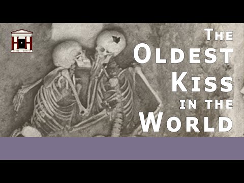 The Oldest Kiss in History (800 BCE)