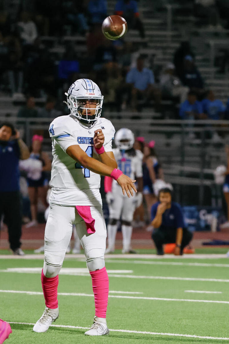 No. 4 Shadow Ridge recovers late fumble, edges No. 8 Centennial — PHOTOS