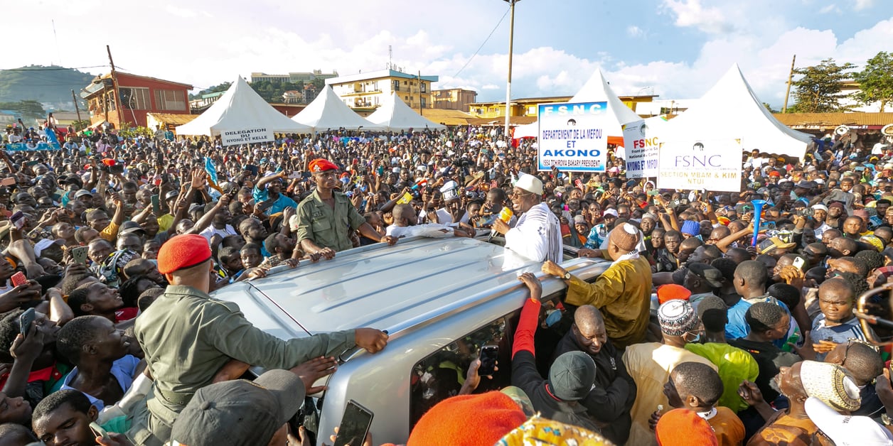 Présidentielle au Cameroun : Issa Tchiroma Bakary rassemble ses sympathisants lors d’un meeting ...