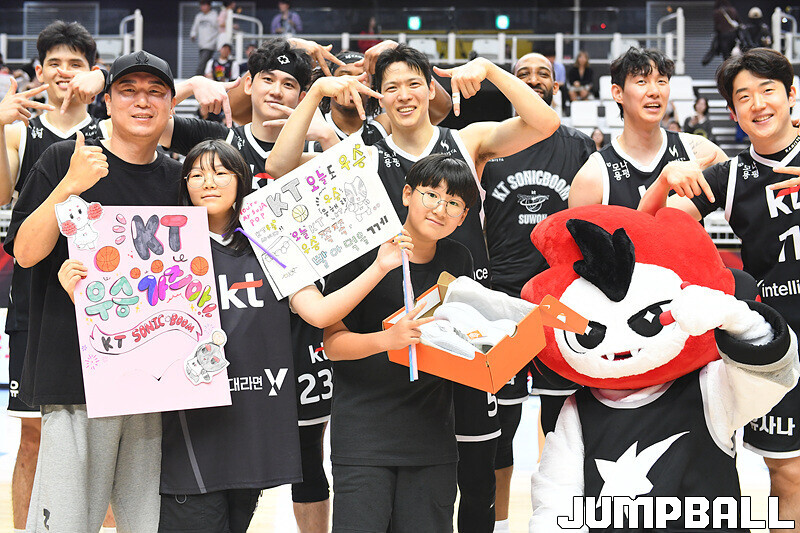 [JB화보] KT, KCC에 85-67로 완승