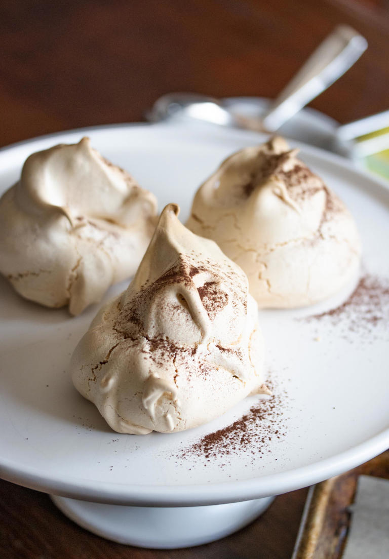 Delicate Cocoa Meringues: A Sweet Touch of Perfection