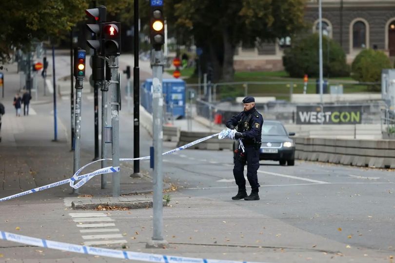 'Ruthless' mass shooting left 'blood trail' on streets as restaurant ...