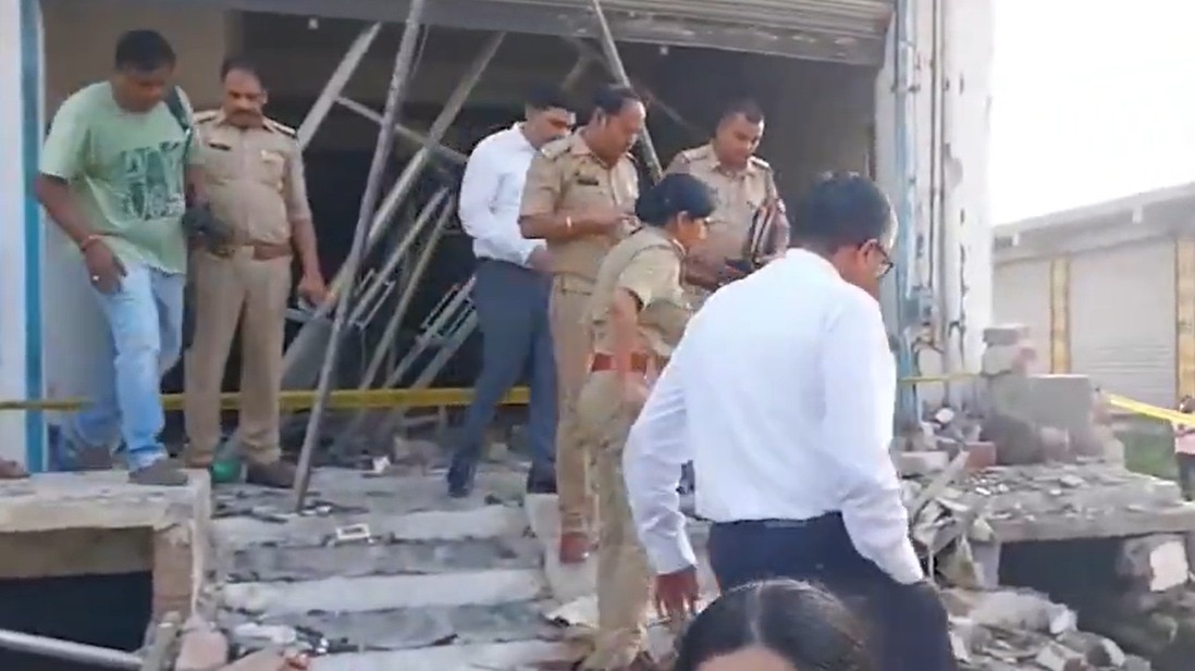 2 killed in suspected methane explosion at UP coaching centre