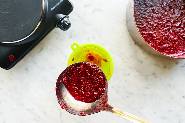 Homemade raspberry jam (easy, no pectin needed!)