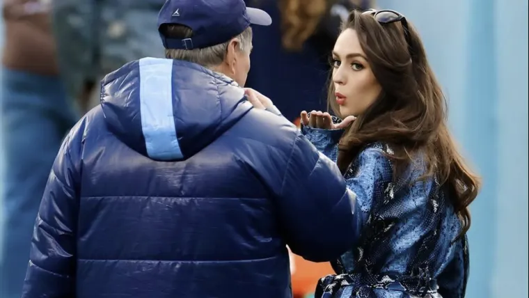 Jordon Hudson shares New Year's memory with 'Big Bill' toasting to 2026