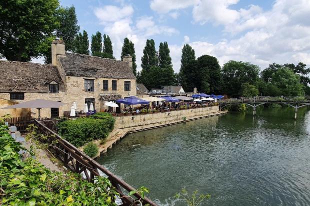 'Most magical pub' 20 minutes from Oxford with 'cosy fireplace' and ...