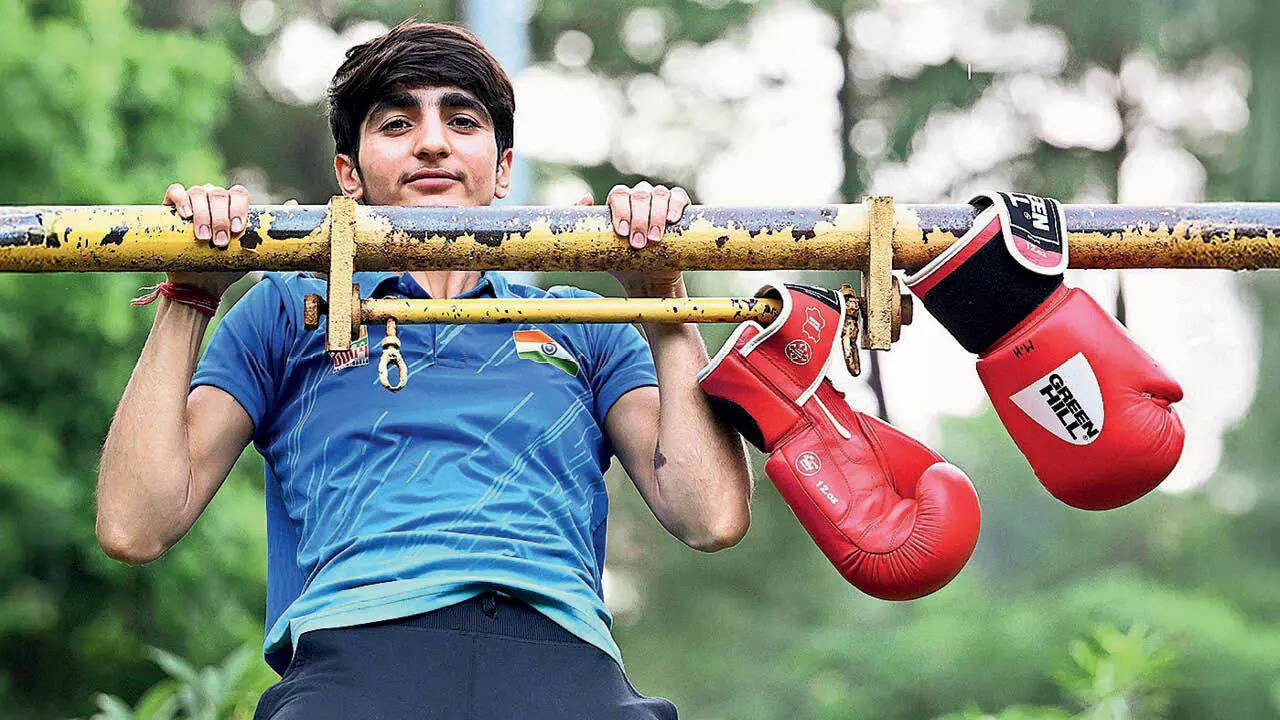 Don't give up on your dreams: World Boxing Champions Jaismine Lamboria and Minakshi Hooda