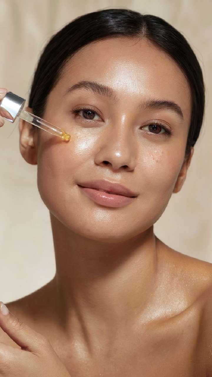 What Happens When You Apply Oil On Your Face?