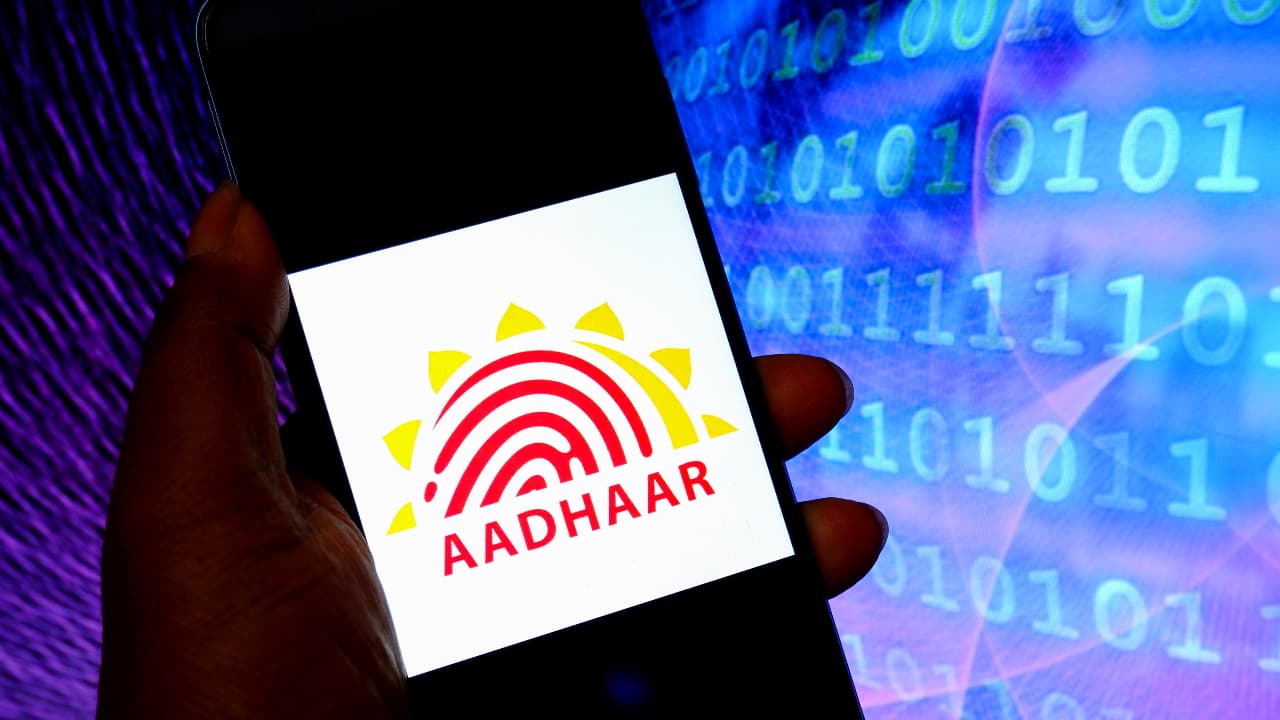 Aadhaar Card Update Charges Hiked; Now Pay Rs 125 for Biometrics
