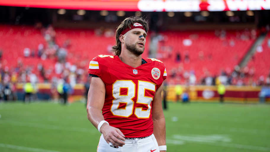 Chiefs hyped up Robert Tonyan all preseason but now he’s invisible