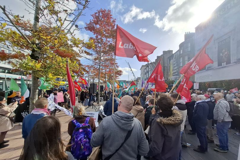 Hundreds hit the streets for 'Raise the Roof' housing protest in Cork ...